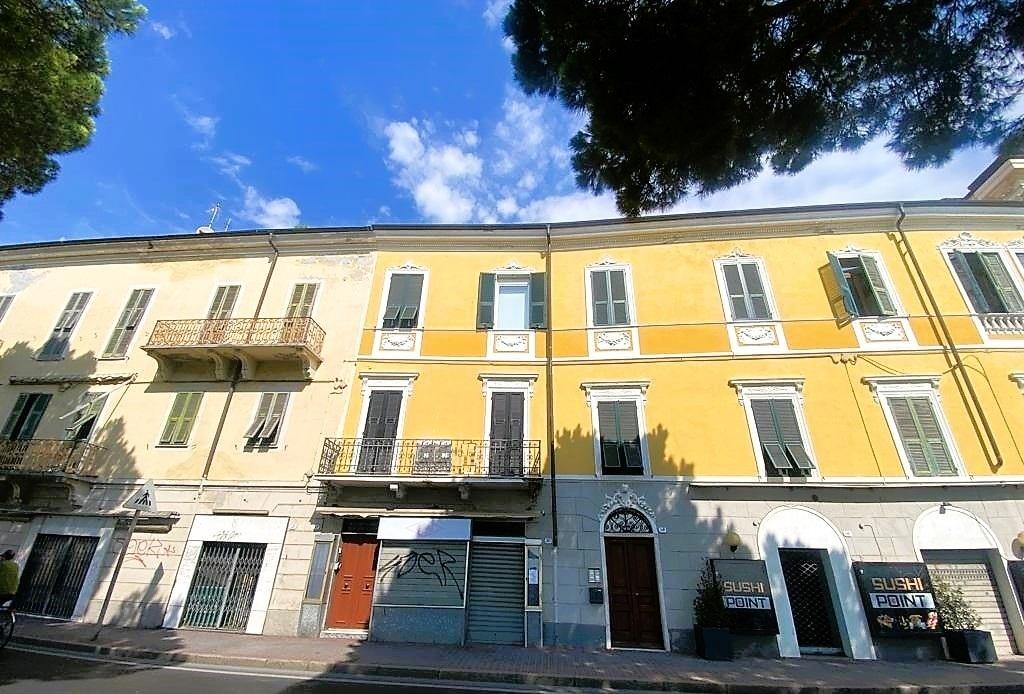 Negozio in vendita a San Bartolomeo Al Mare