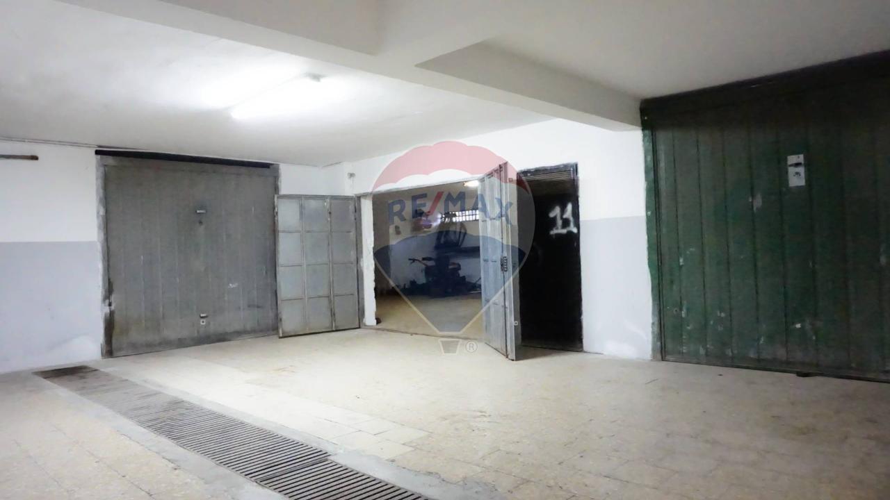 Box in vendita a Vieste