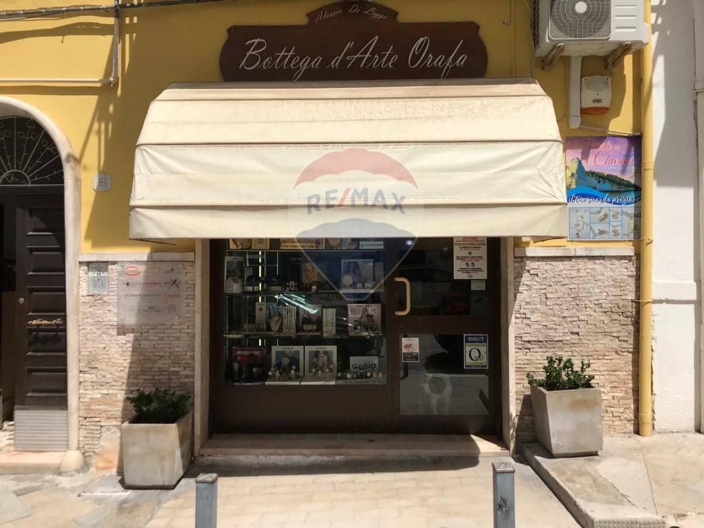 Negozio in vendita a Vieste