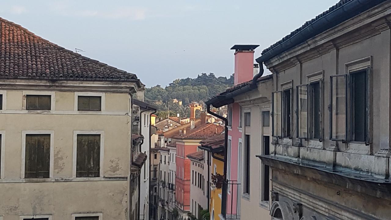 Palazzo in vendita a Vicenza