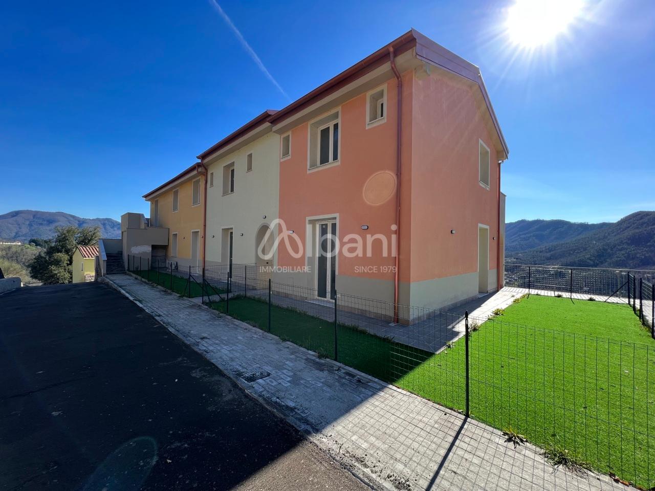 Villa a schiera in vendita a Beverino