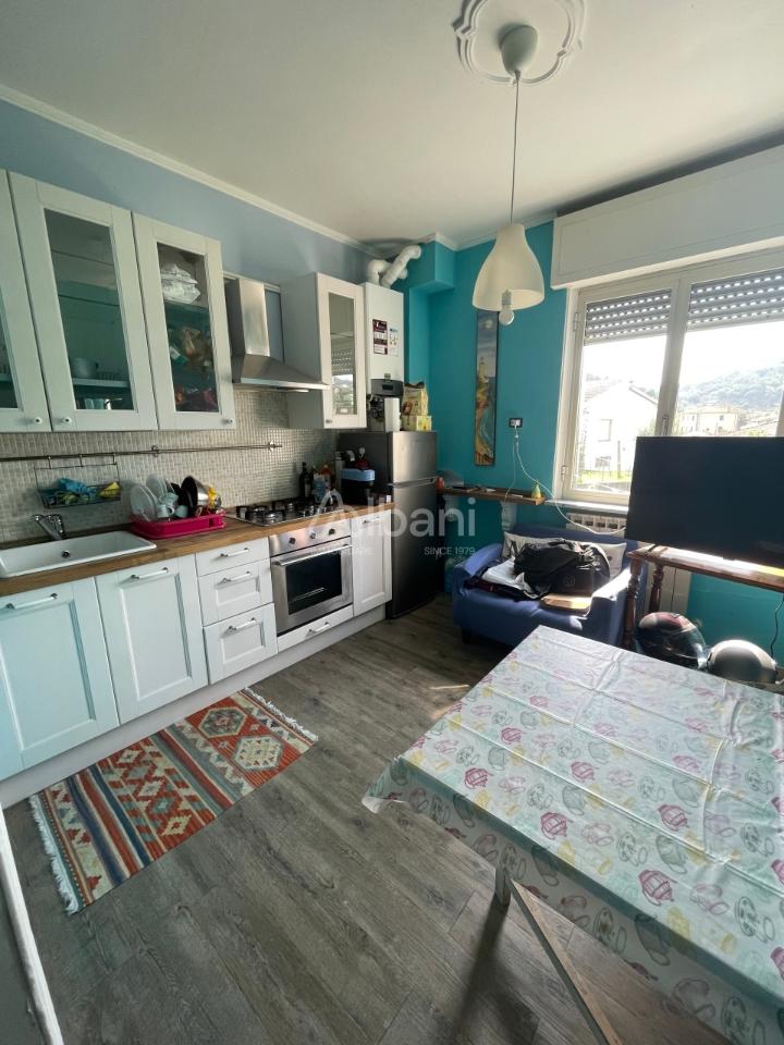 Appartamento in vendita a Vezzano Ligure