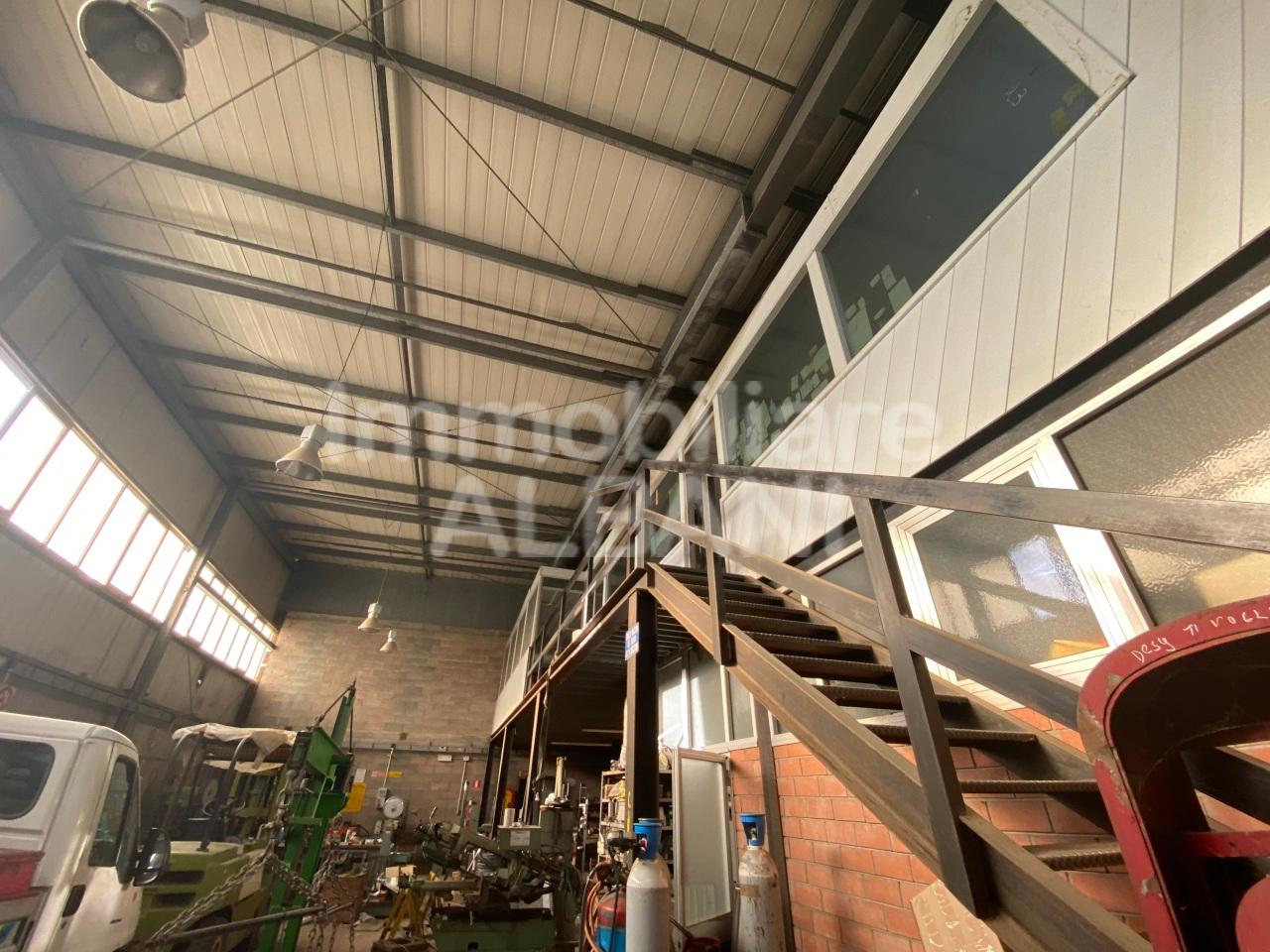 Capannone in vendita a Arcola