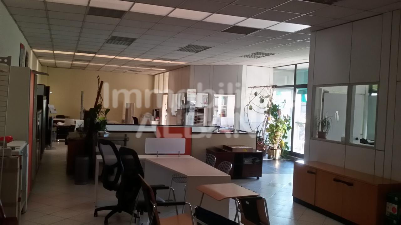 Capannone in vendita a Sarzana