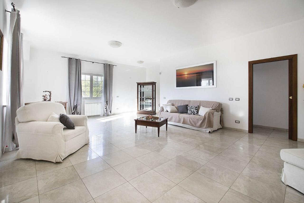 Casa indipendente in vendita a Caprarola