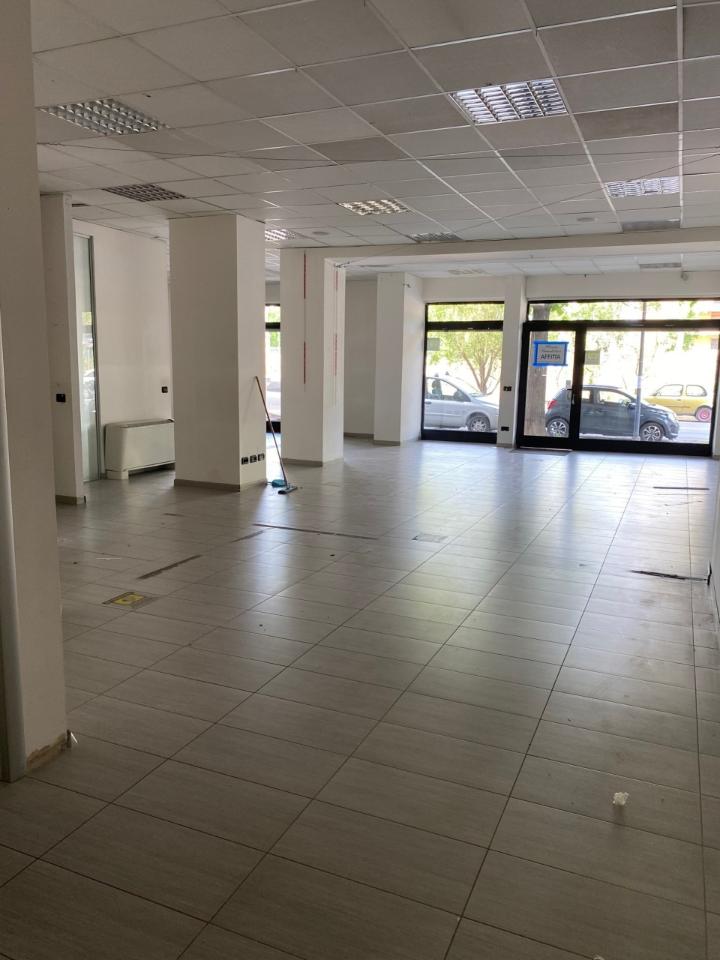 Negozio in vendita a Piacenza