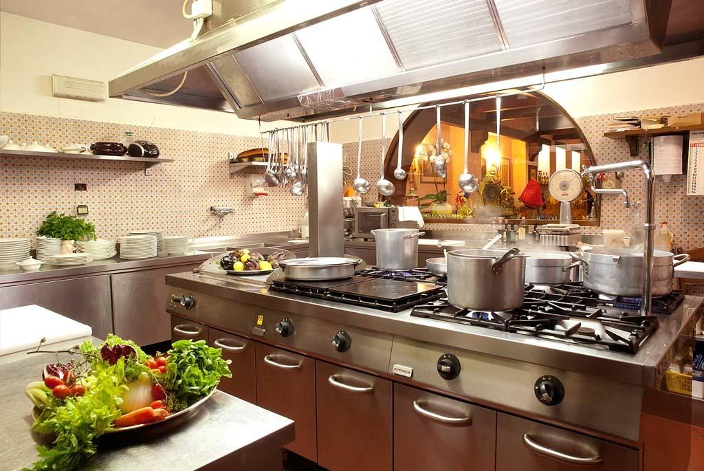 Ristorante in vendita a Cecina