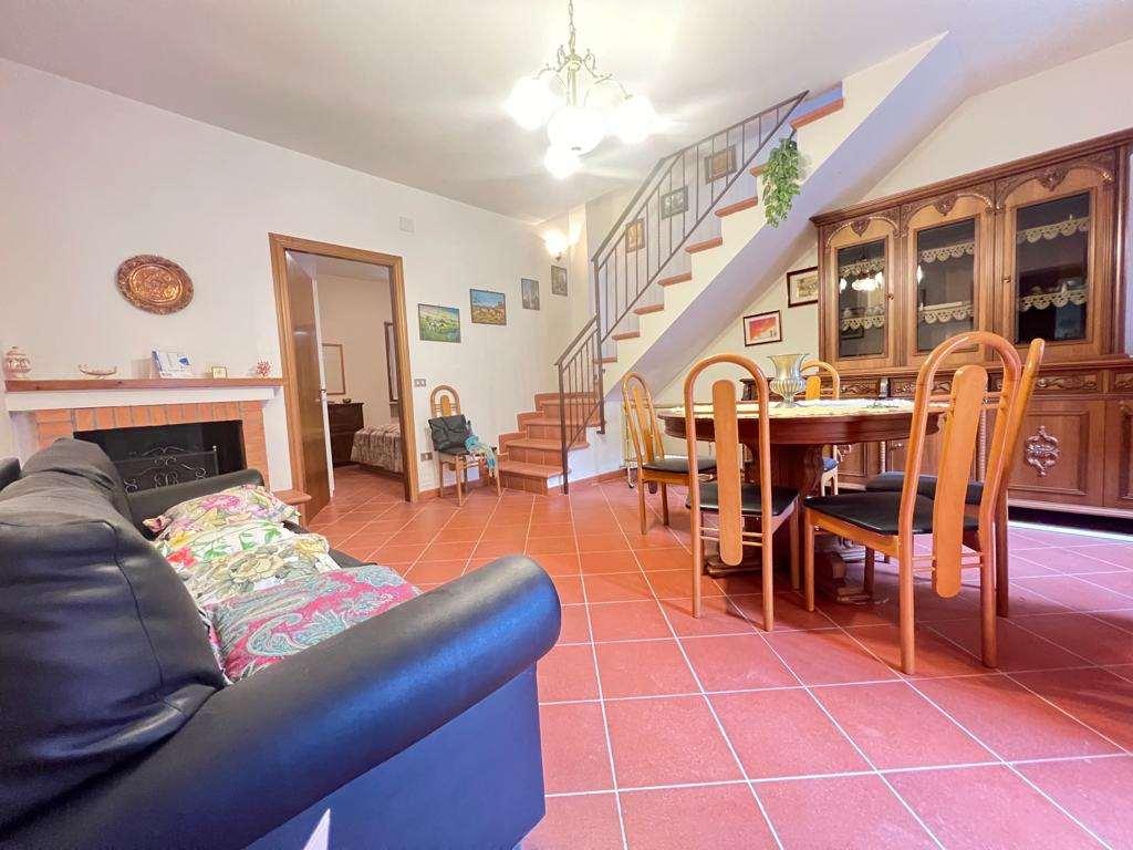 Porzione di casa in vendita a Preci