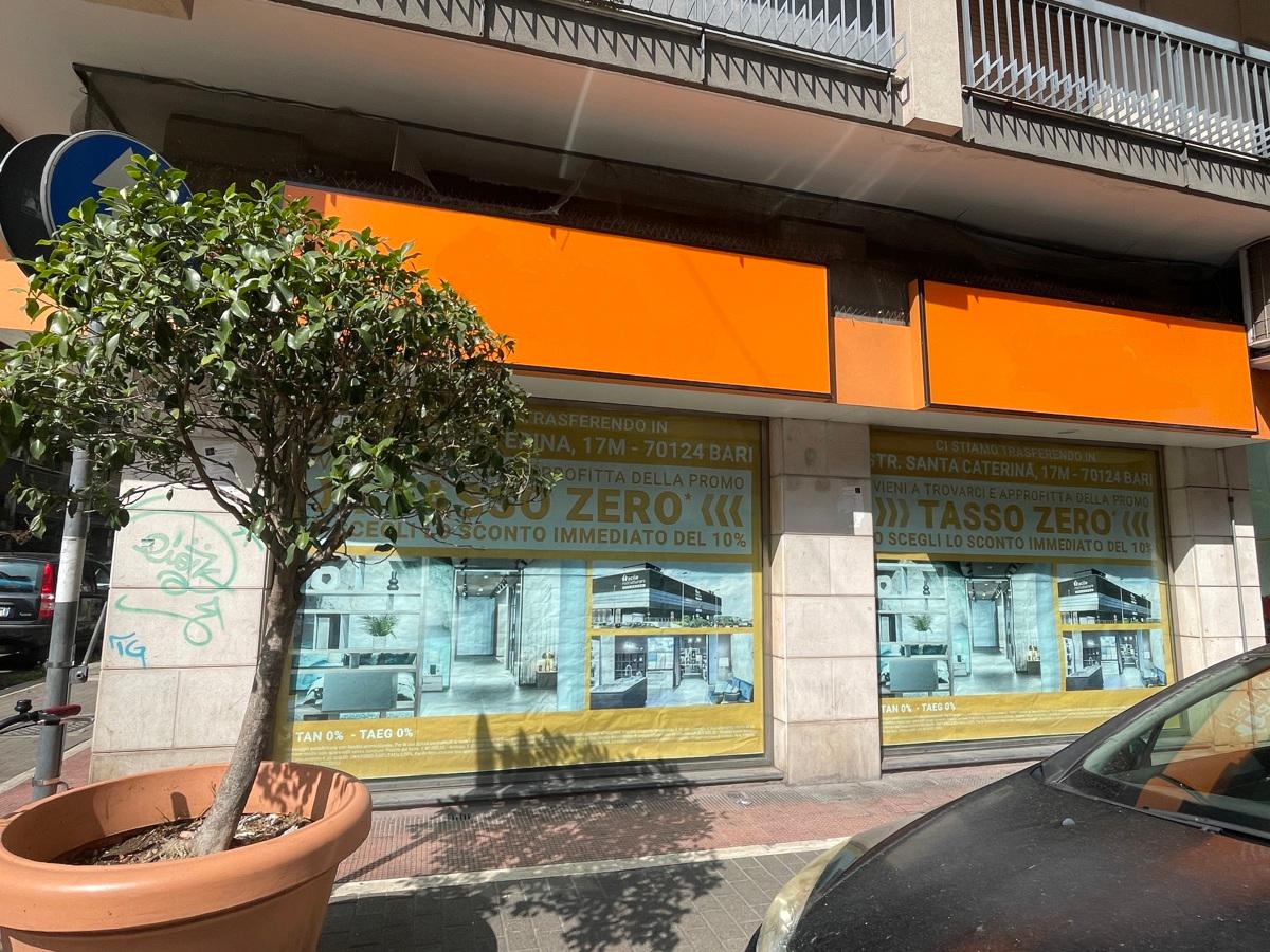 Negozio in affitto a Bari