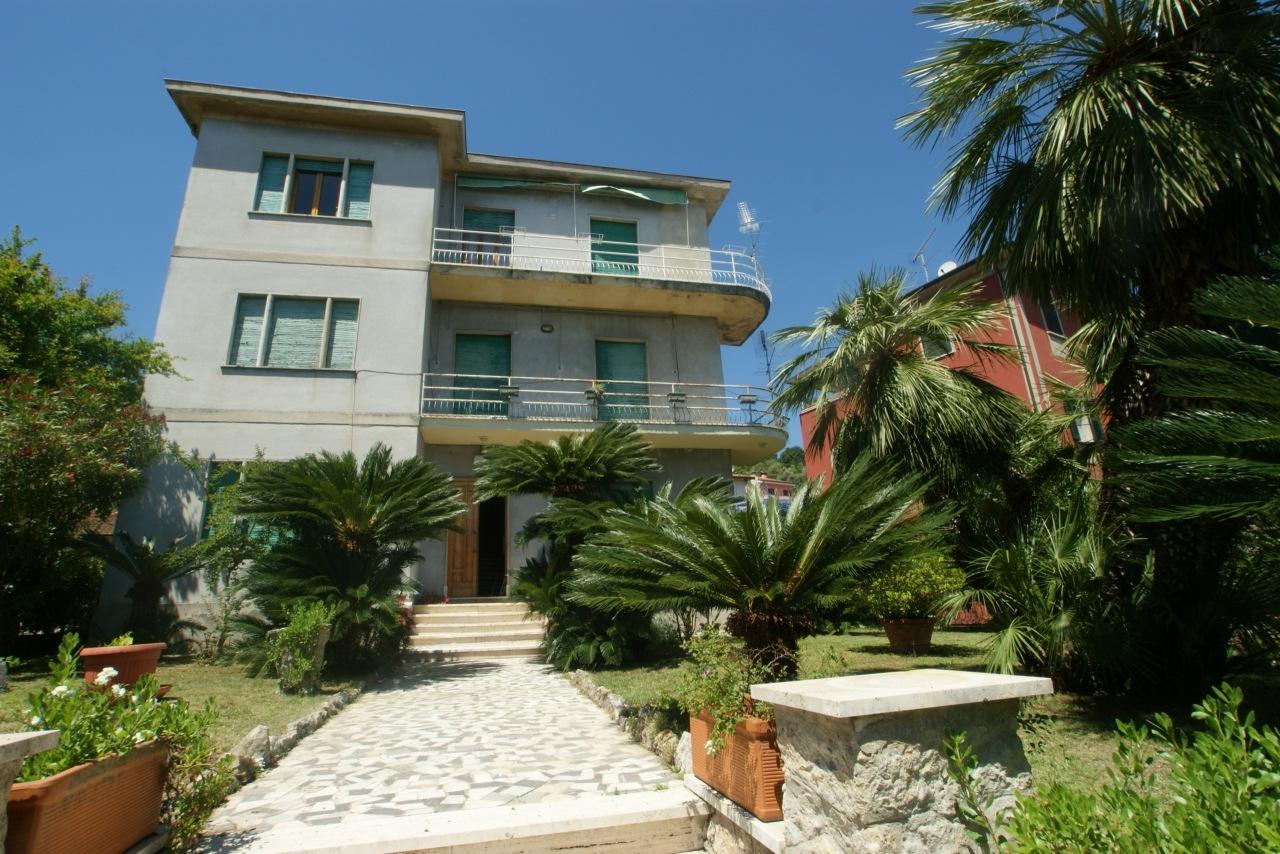 Appartamento in vendita a Ameglia