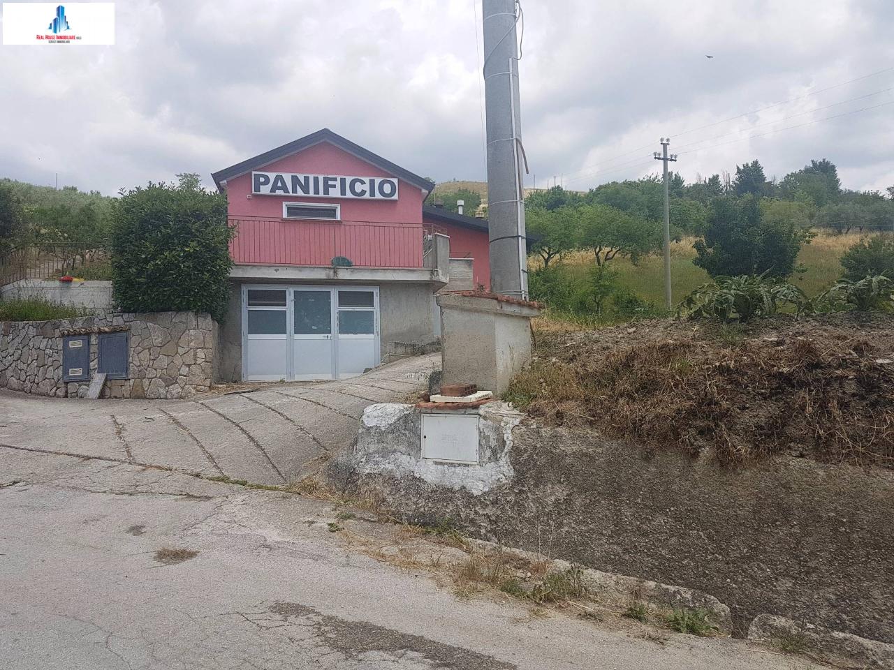 Locale commerciale in affitto a Ariano Irpino