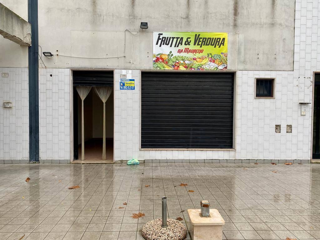 Esercizio commerciale in vendita a Lesina