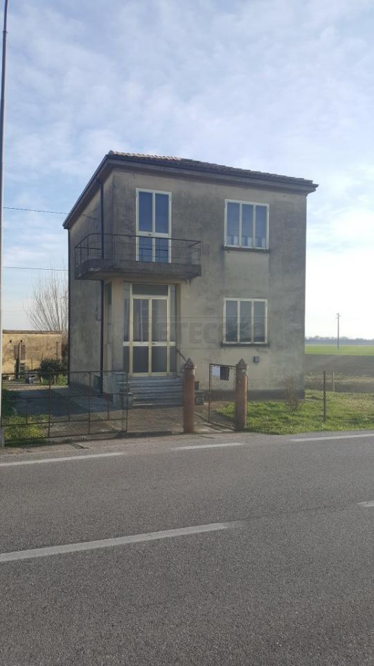 Casa indipendente in vendita a Bondeno