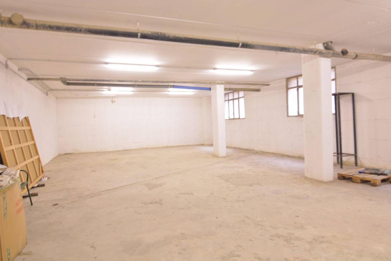 Magazzino in vendita a Bernareggio