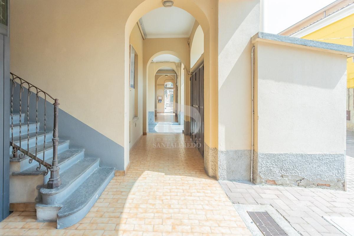 Negozio in vendita a Monza