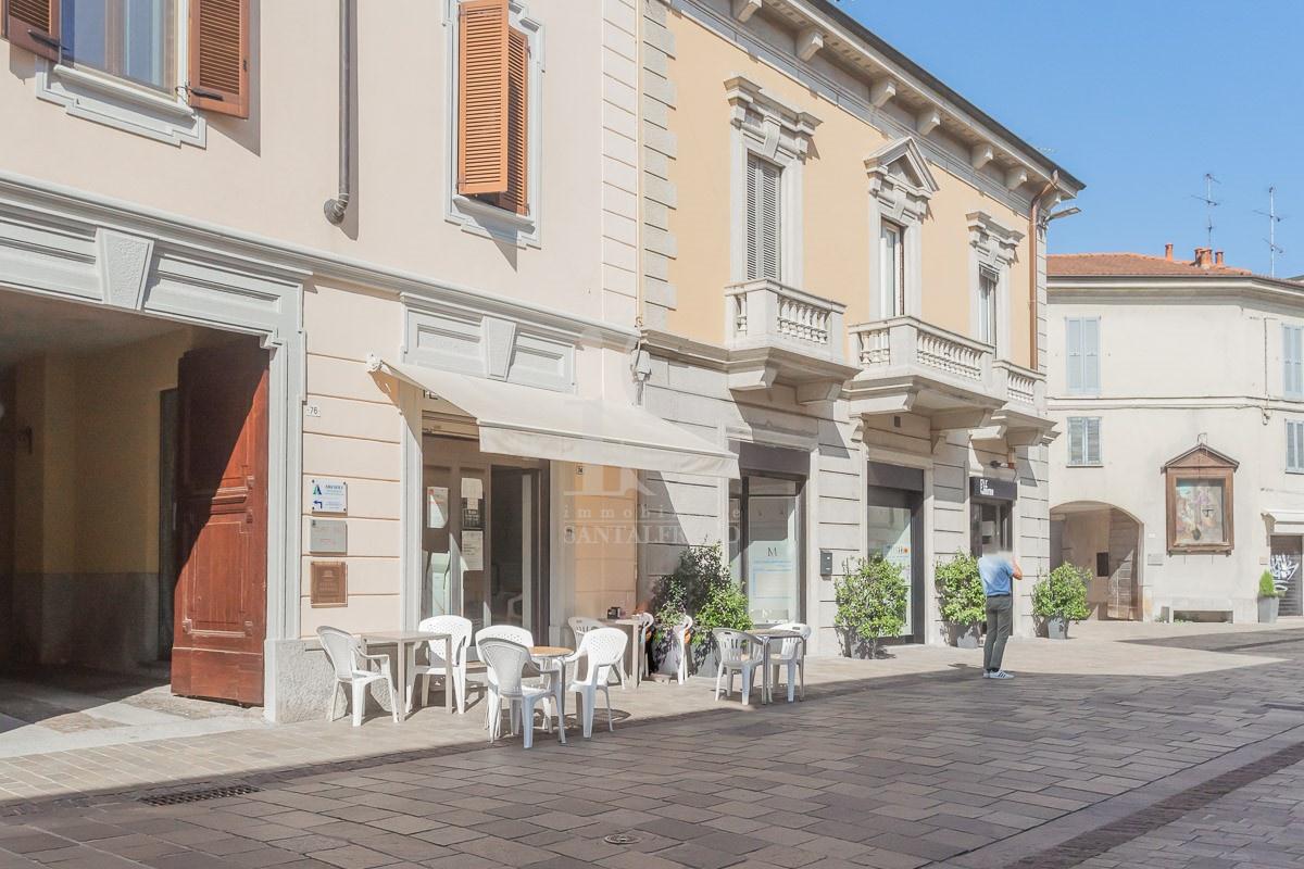 Bar - Tavola calda/fredda in vendita a Villasanta