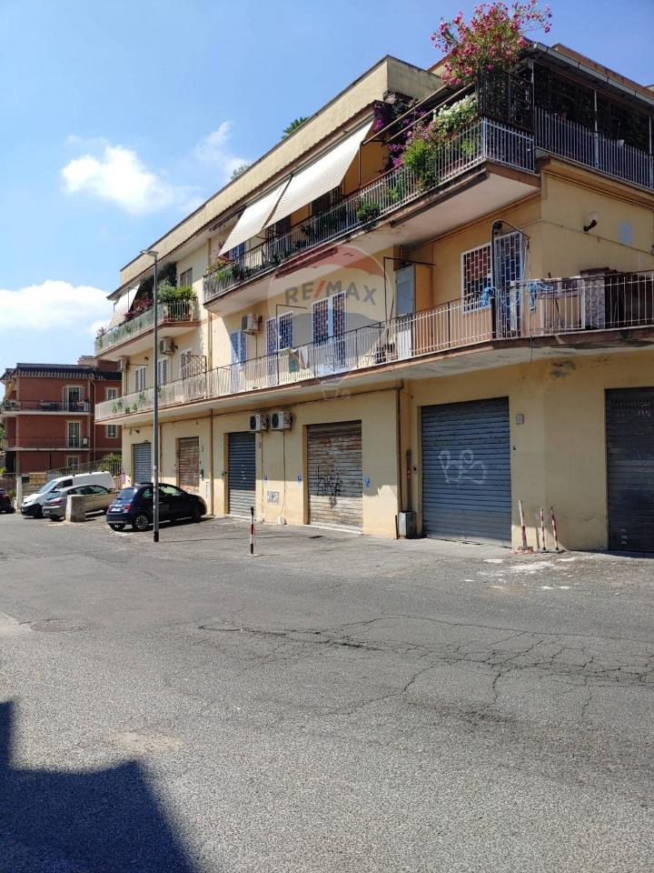 Negozio in affitto a Roma