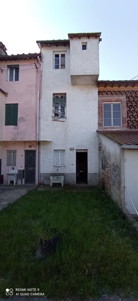 Casa indipendente in vendita a Lucca