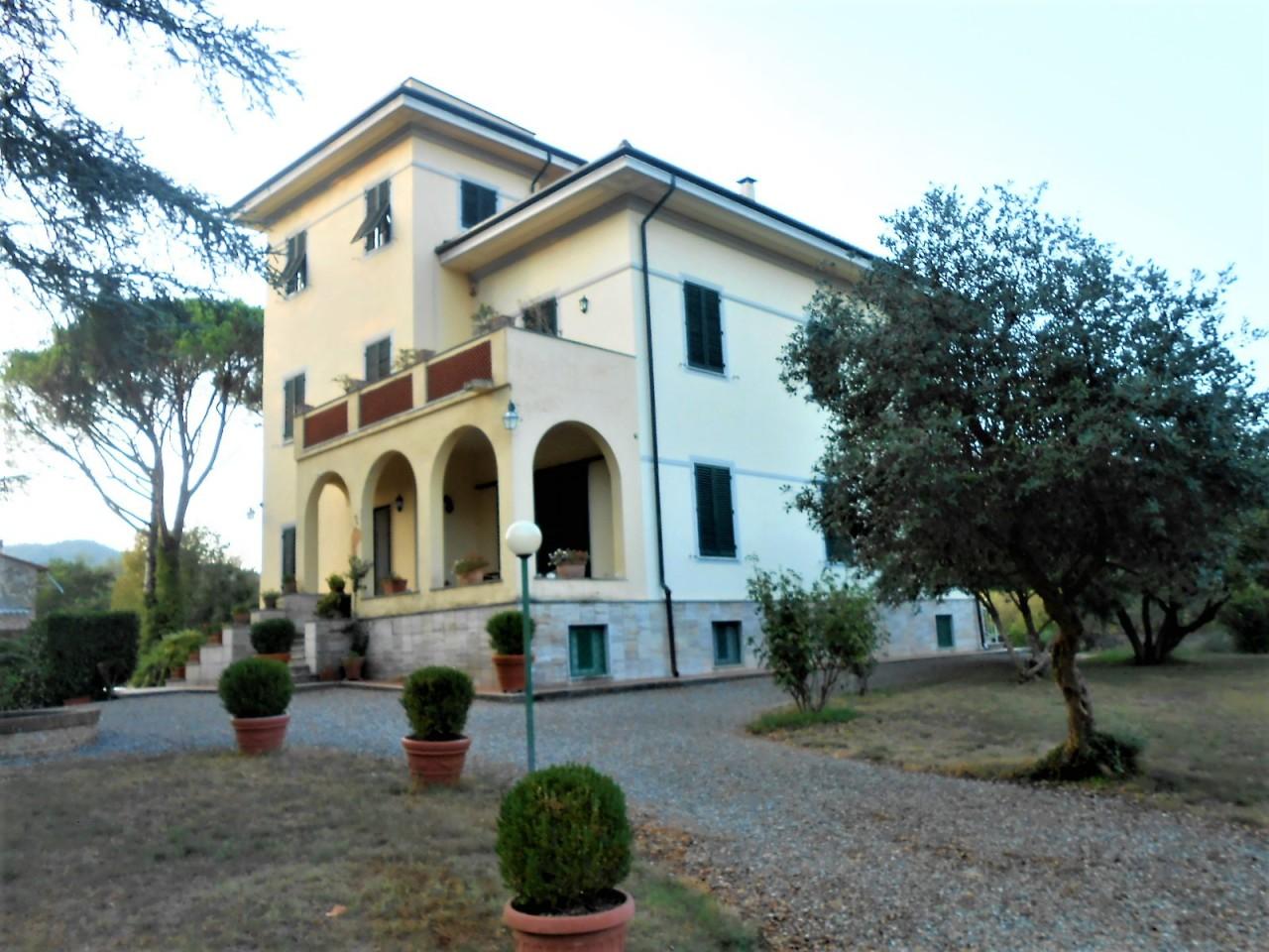 Villa in vendita a Lucca