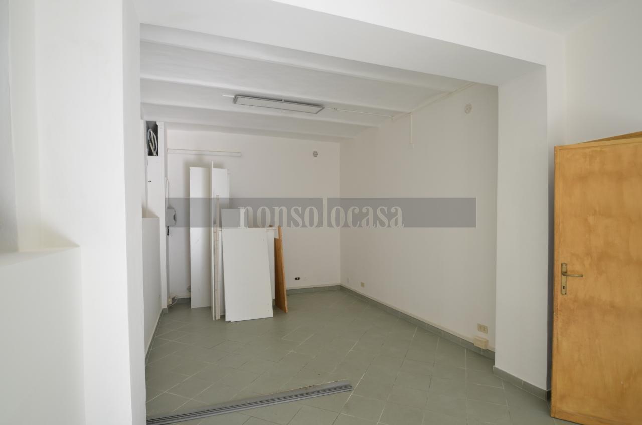 Negozio in affitto a Perugia