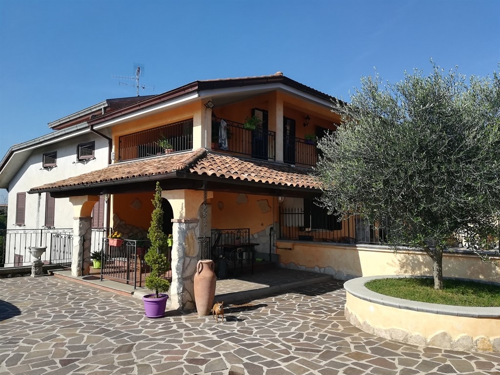 Appartamento in villa in vendita a Valmontone