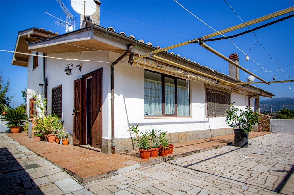 Villa trifamiliare in vendita a Zagarolo