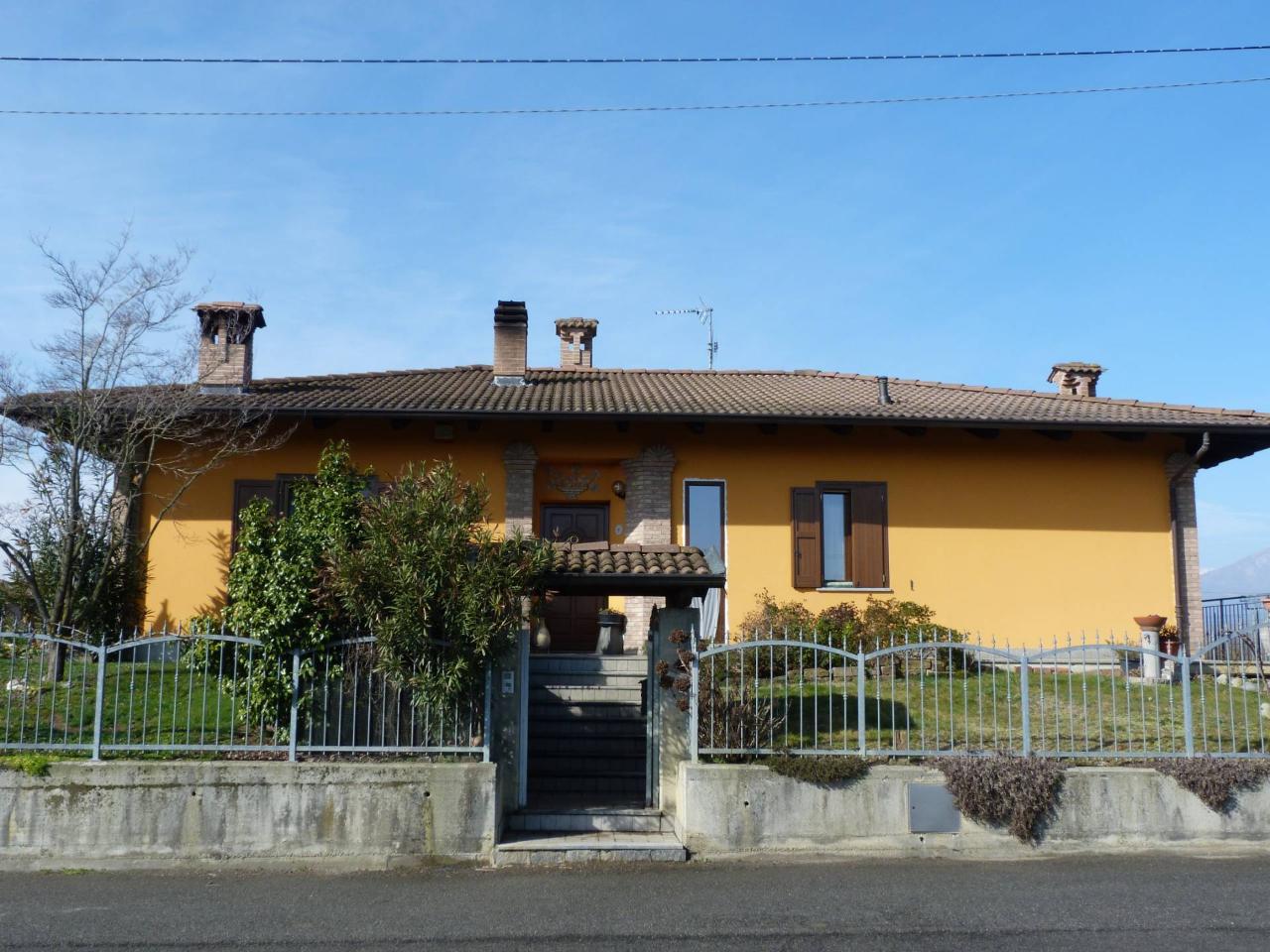 Villa in Via del Santuario 9, Strambino