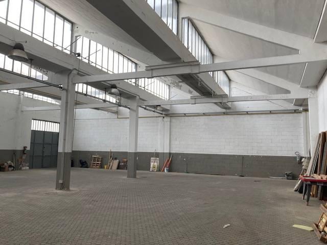 Capannone in vendita a Venaria Reale