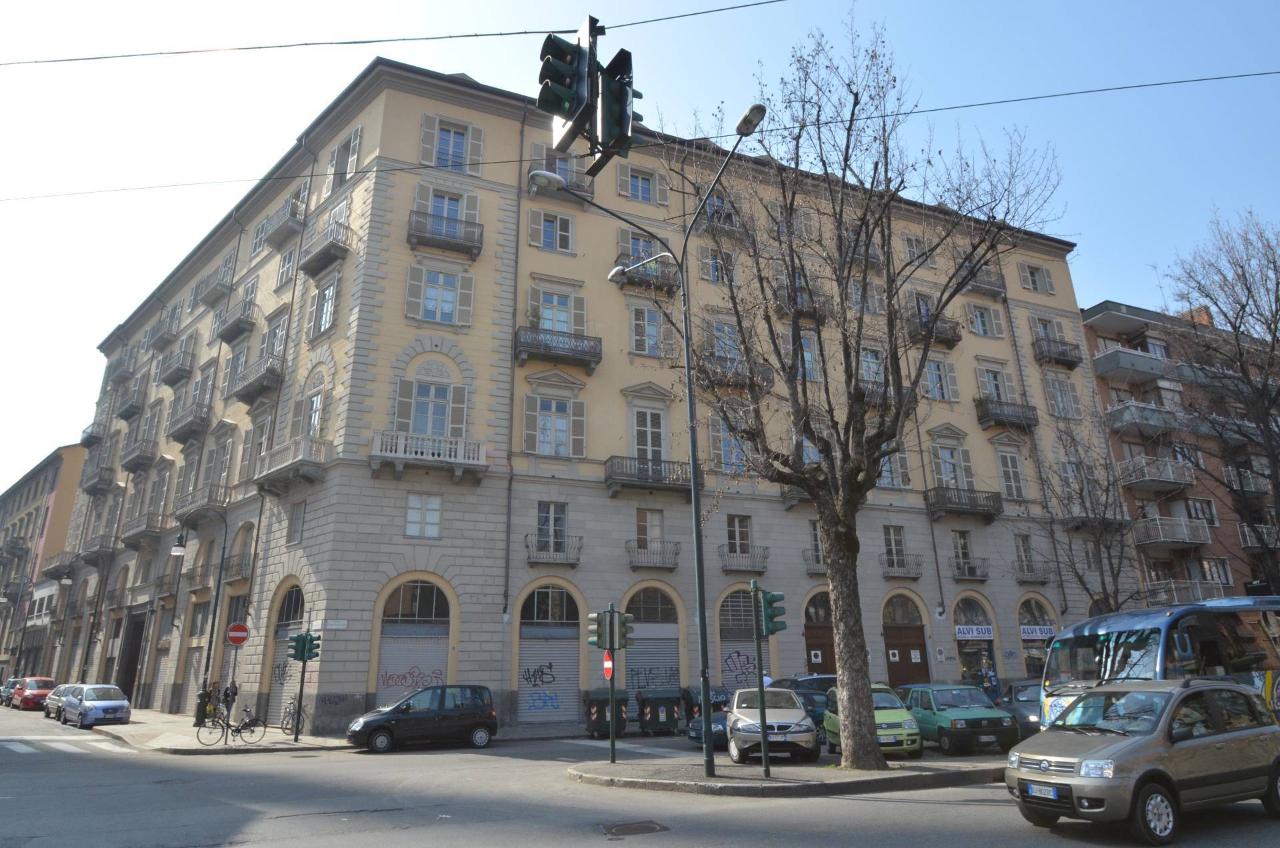 Showroom in vendita a Torino