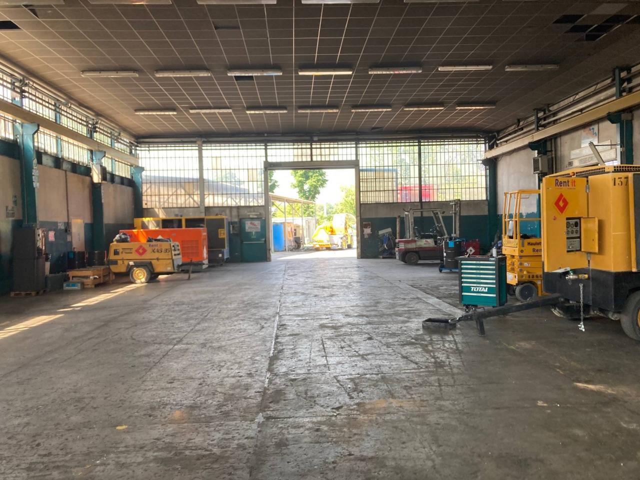 Capannone in affitto a Trofarello