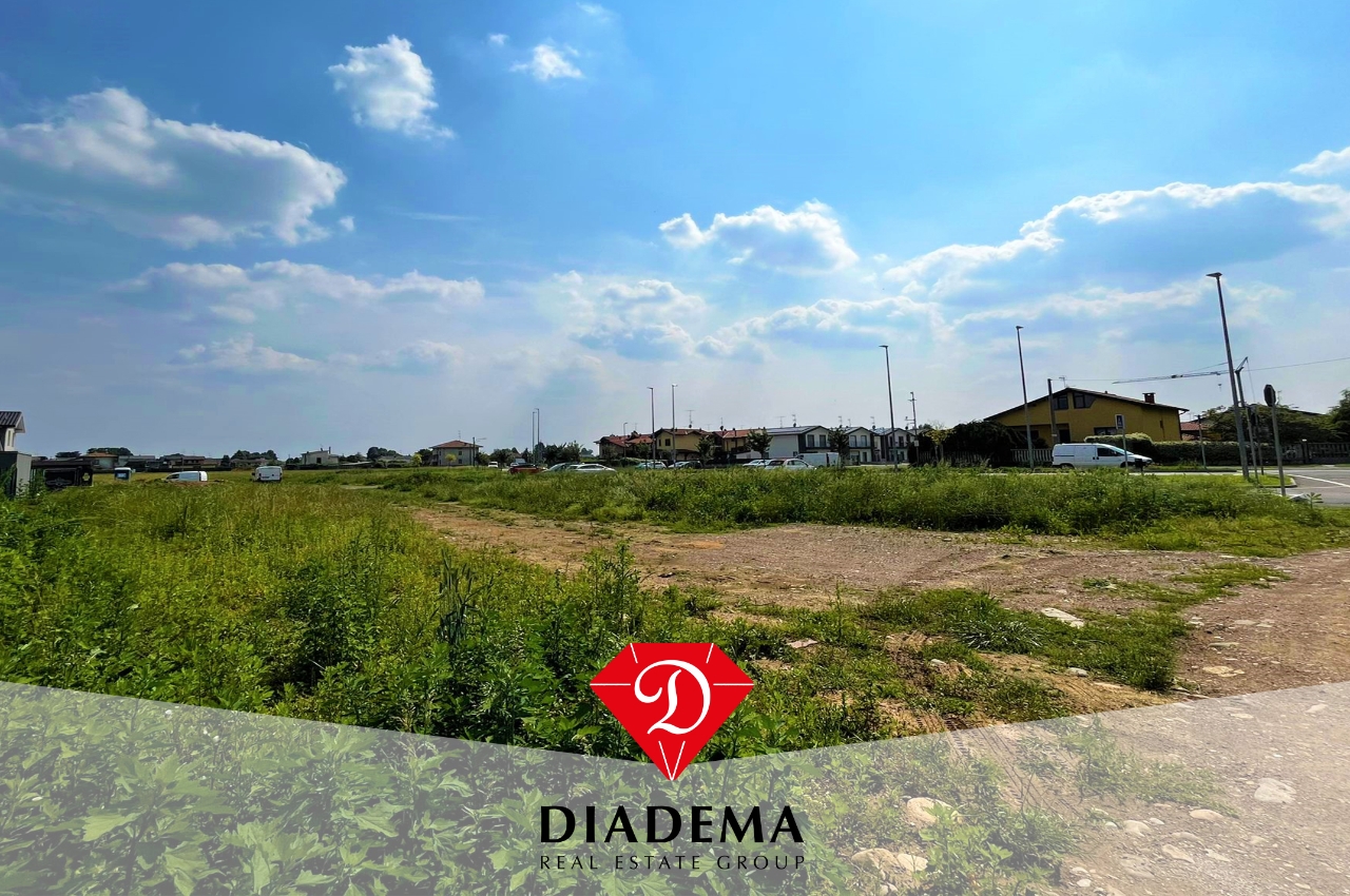 Terreno edificabile in vendita a Lonate Ceppino