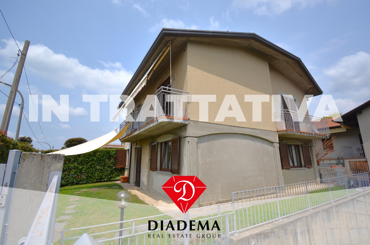 Villa in vendita a Sumirago