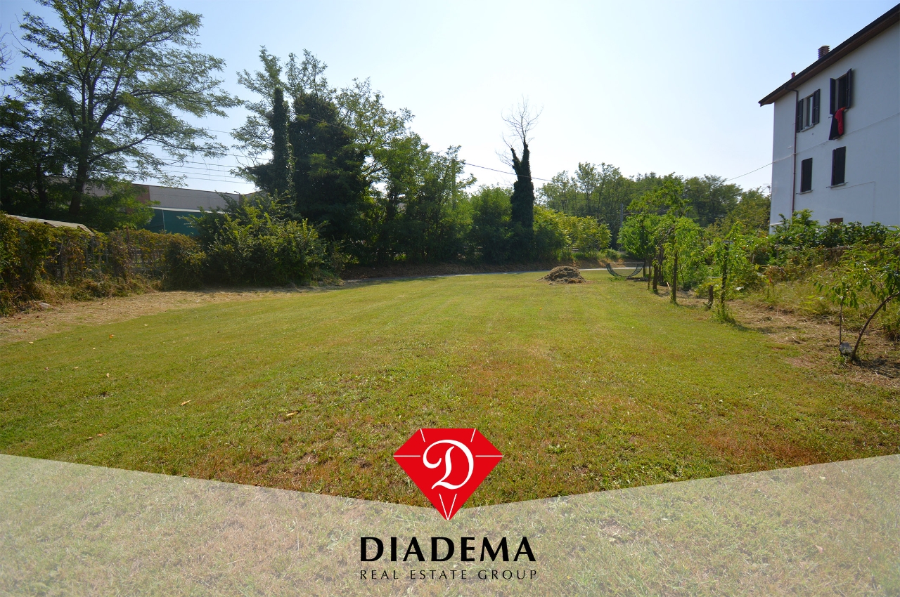 Terreno edificabile in vendita a Castronno