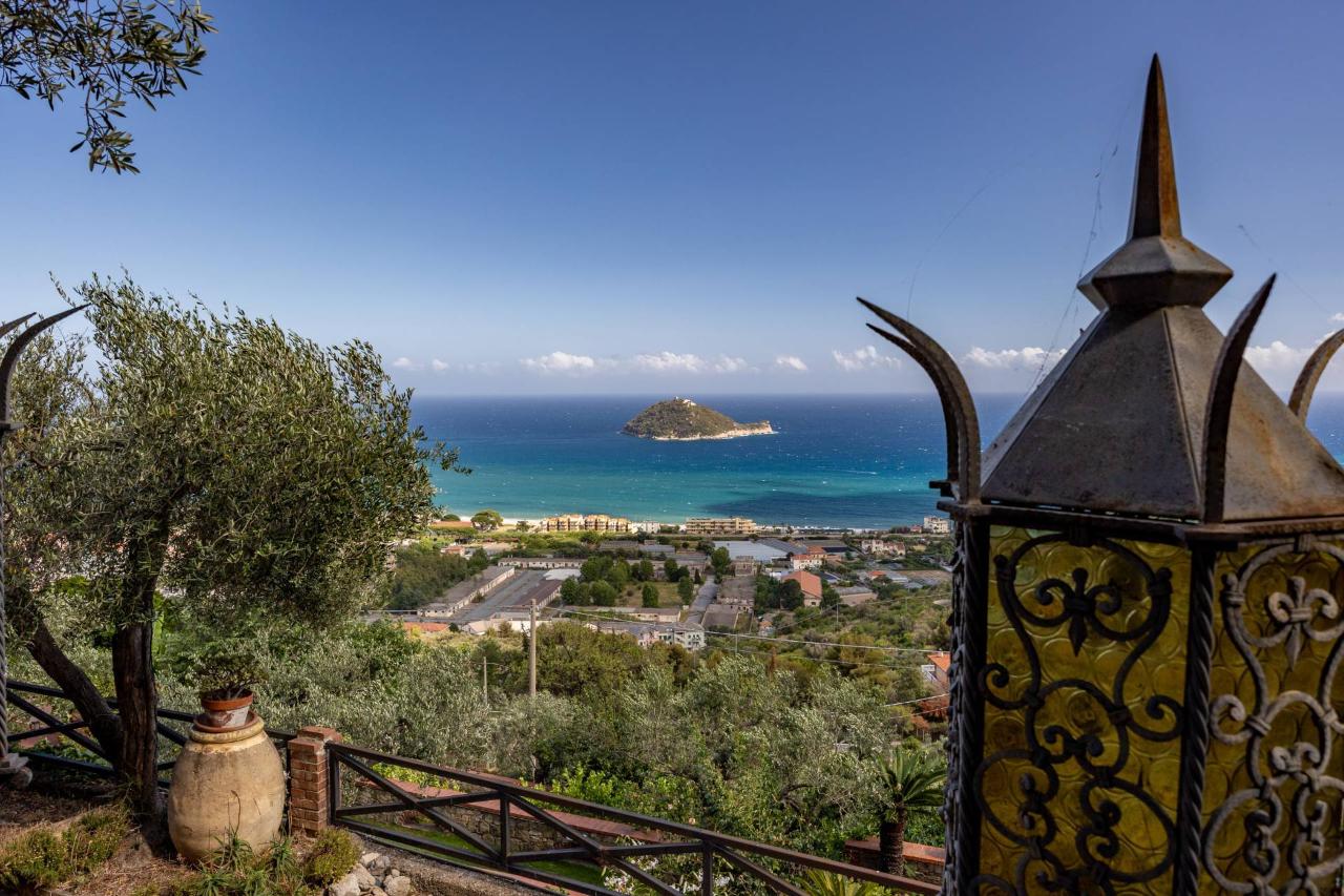 Villa in vendita a Albenga