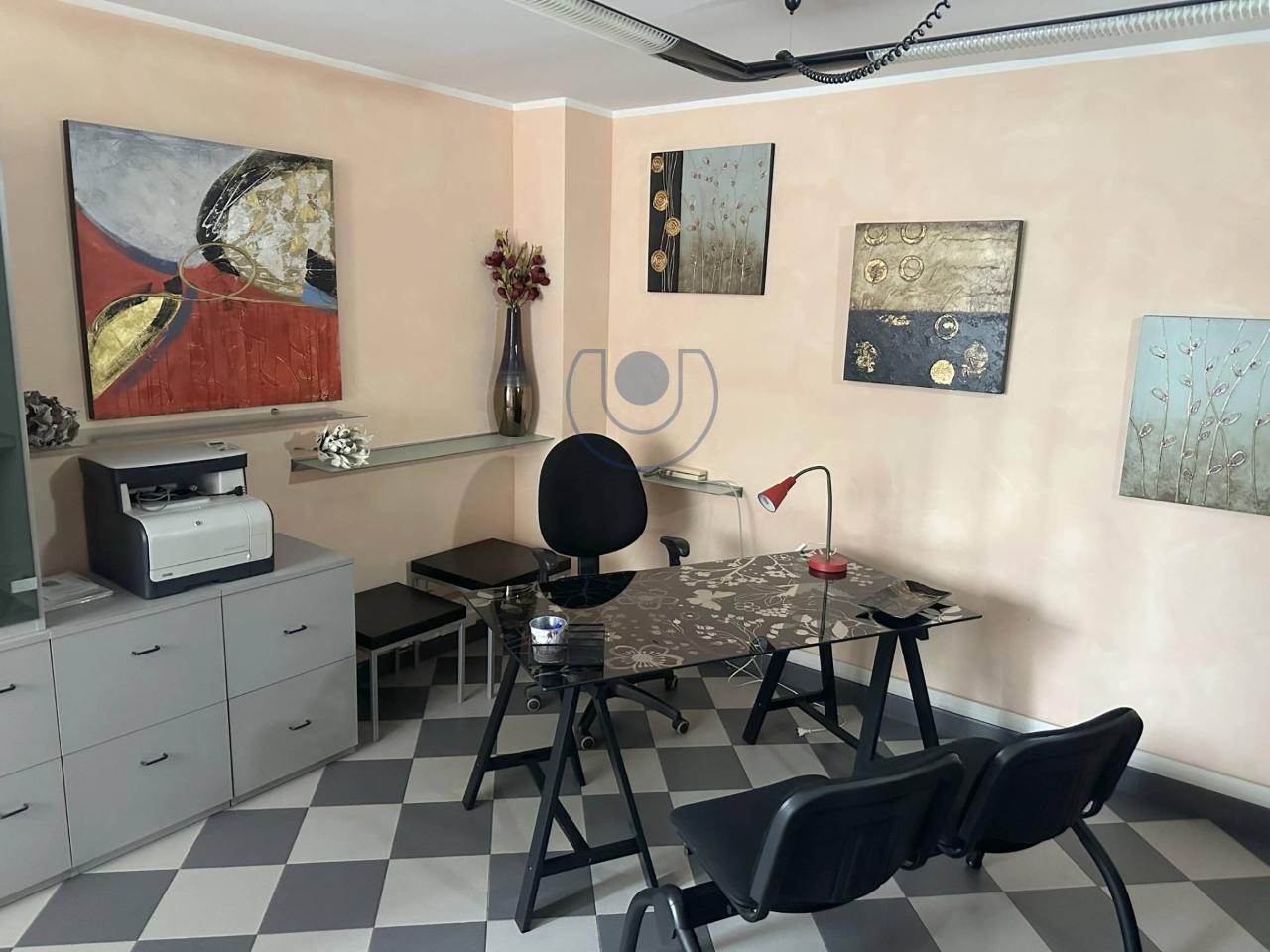 Ufficio in affitto a Giaveno