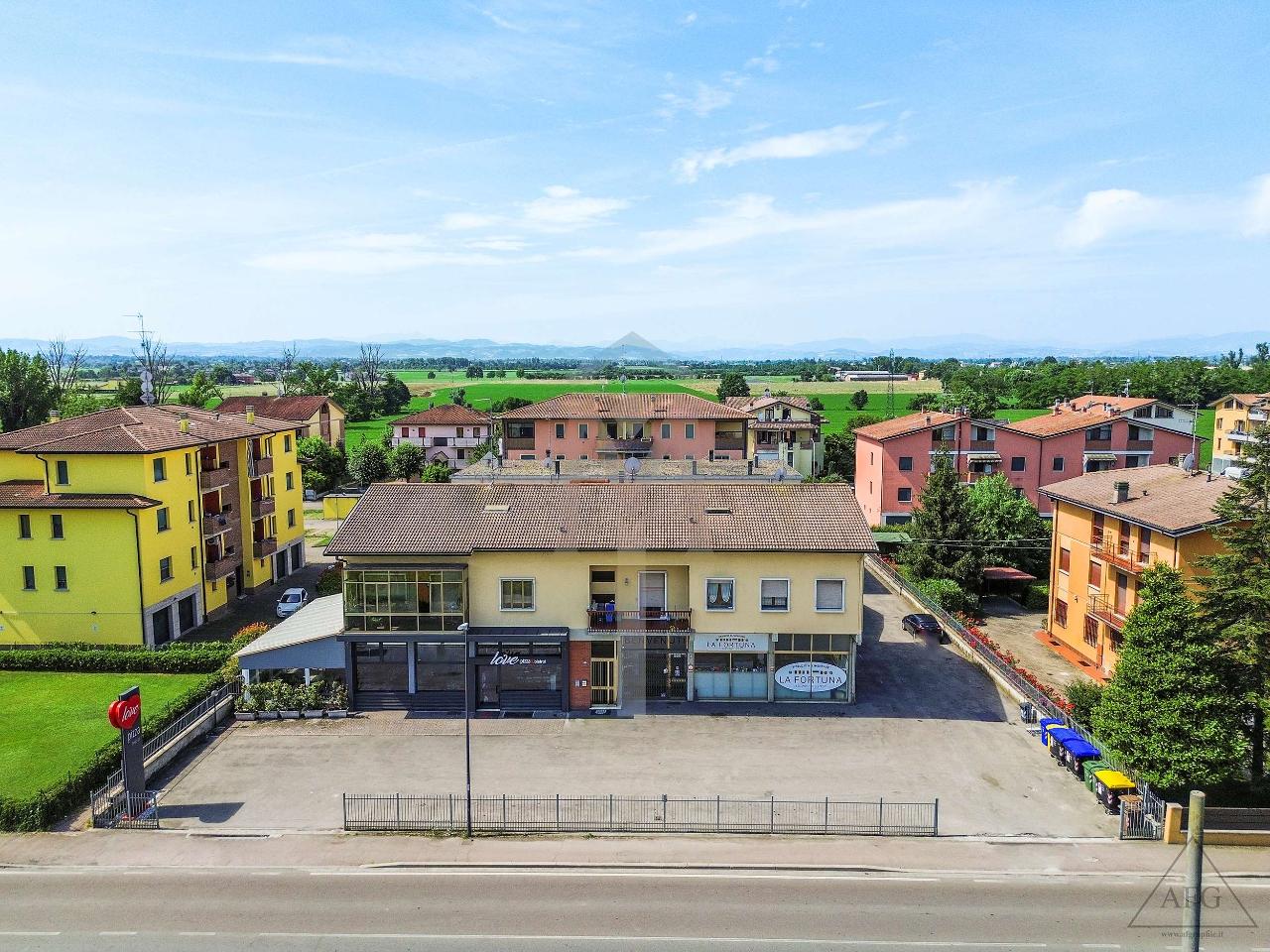 Negozio in vendita a Reggio Emilia