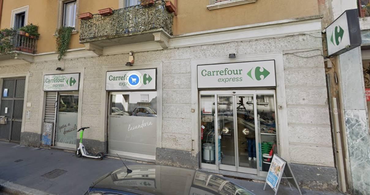 Esercizio commerciale in affitto a Milano