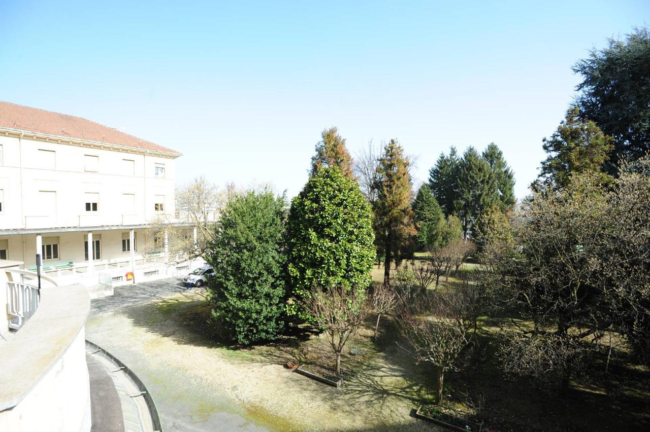 Palazzo in vendita a Grugliasco