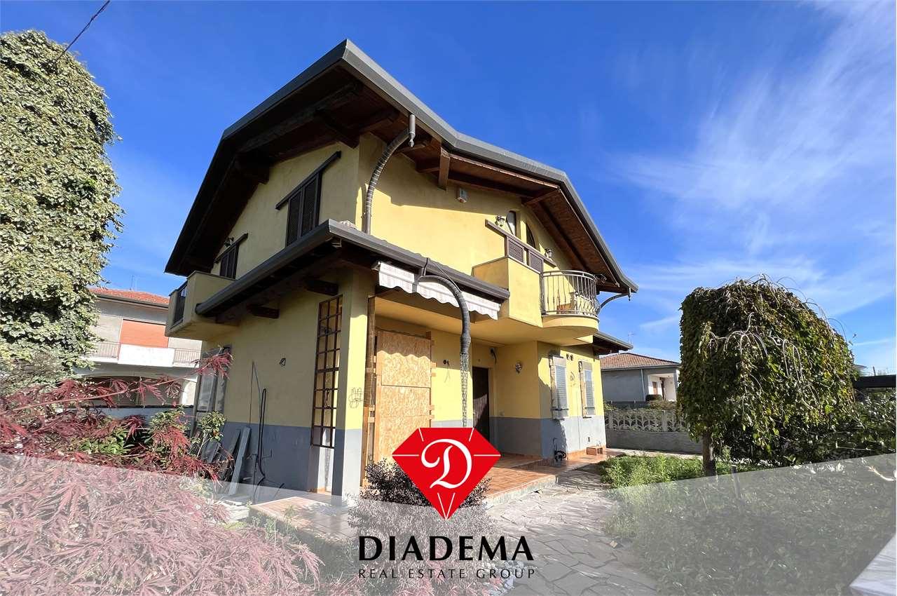 Villa in vendita a Fagnano Olona