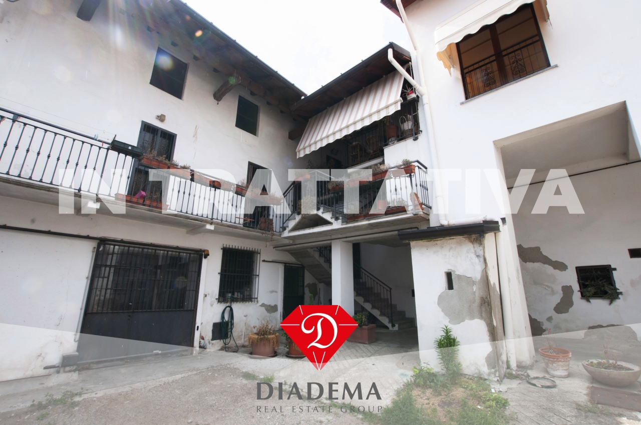 Porzione di casa in vendita a Carnago