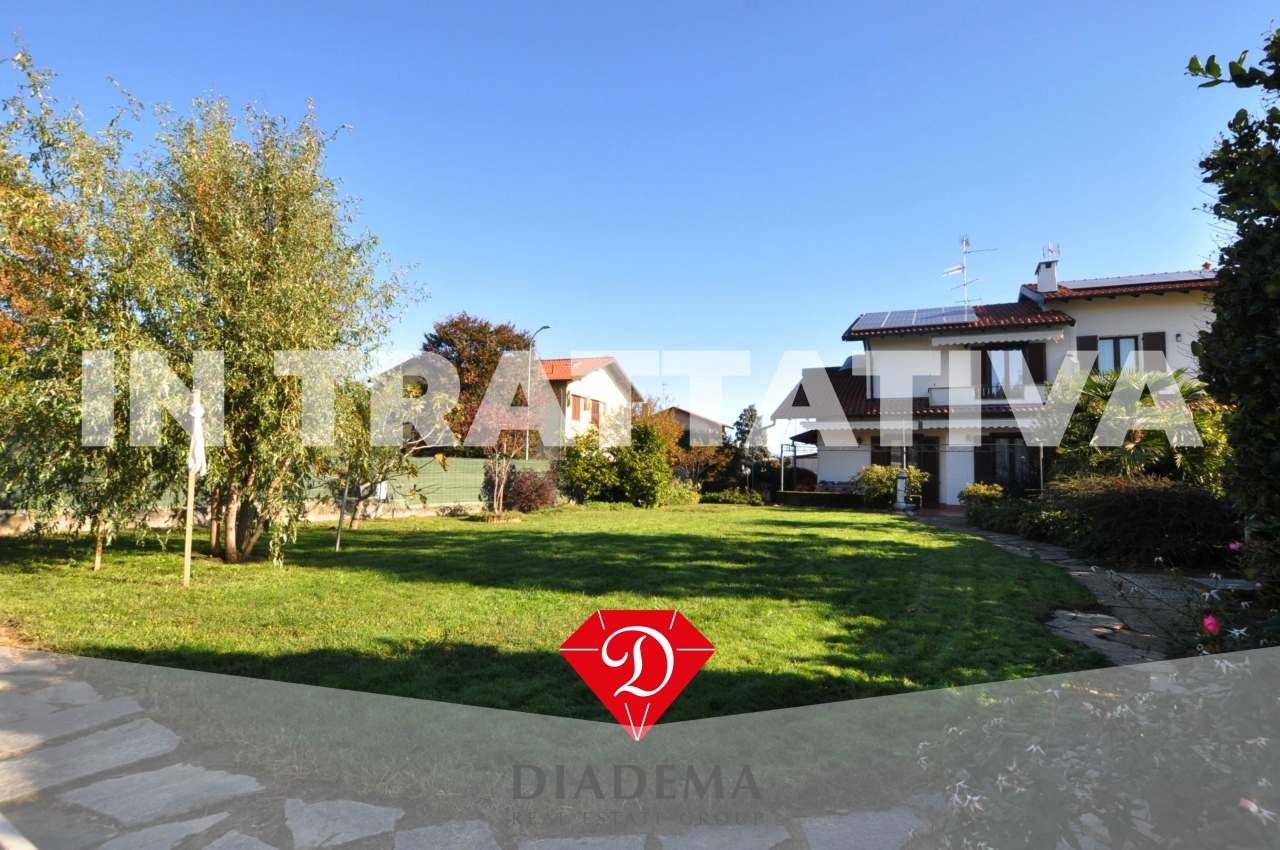 Villa in vendita a Jerago Con Orago