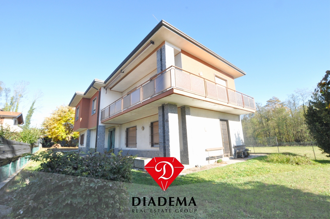 Villa in vendita a Besnate