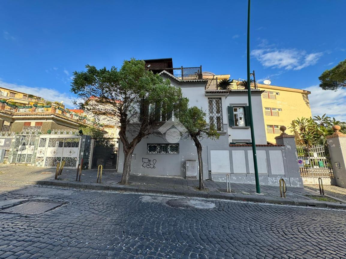 Appartamento in vendita a Napoli