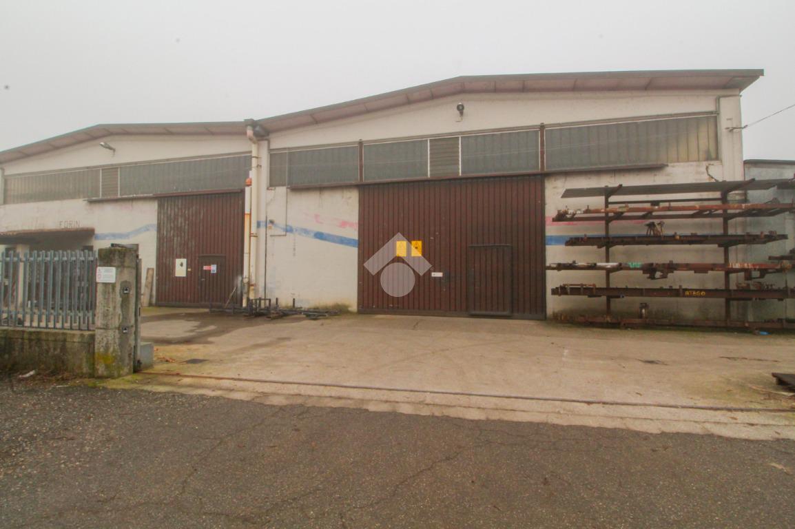 Capannone in vendita a Verolavecchia