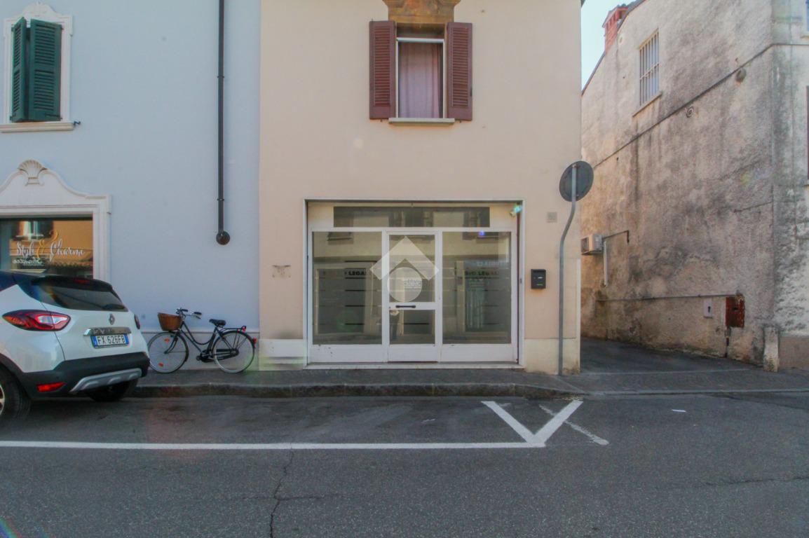 Negozio in affitto a Ghedi