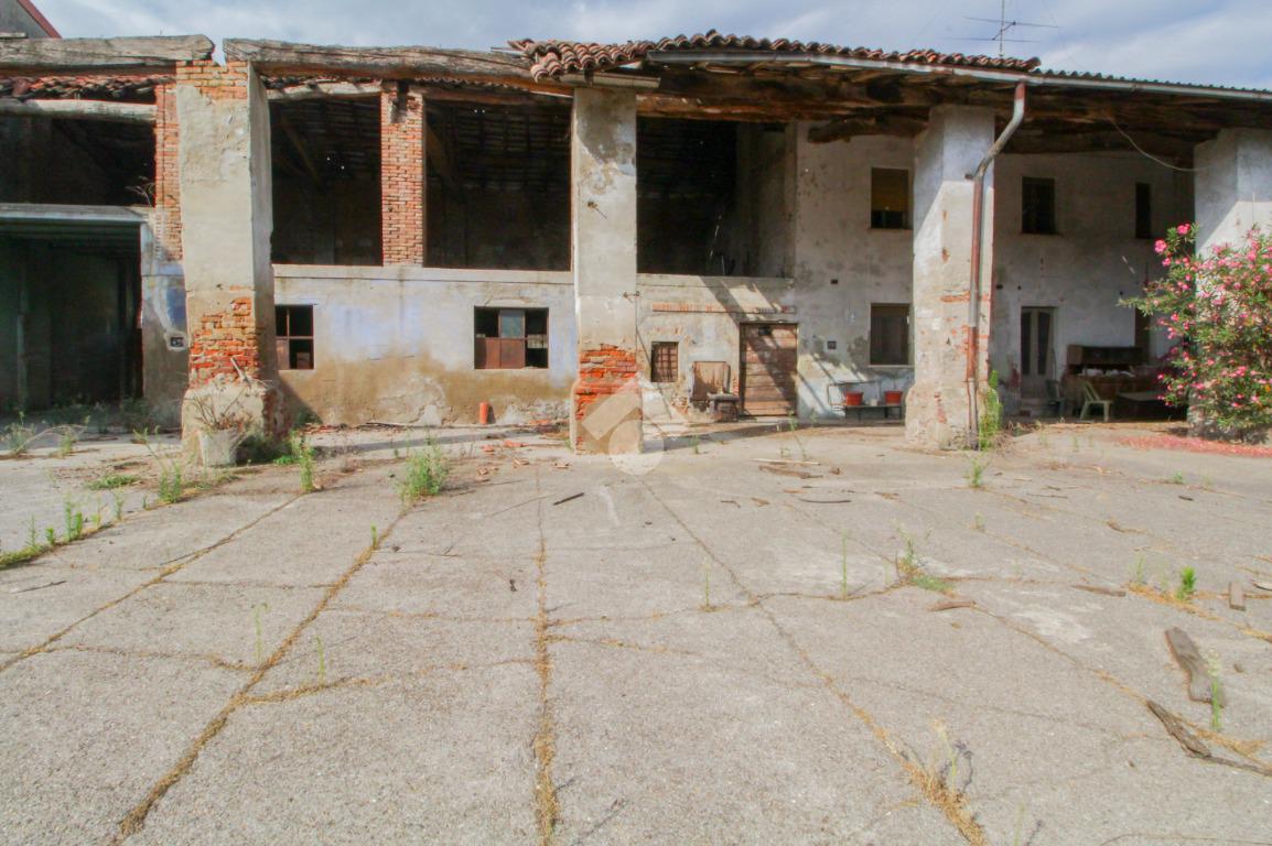 Capannone in vendita a Offlaga