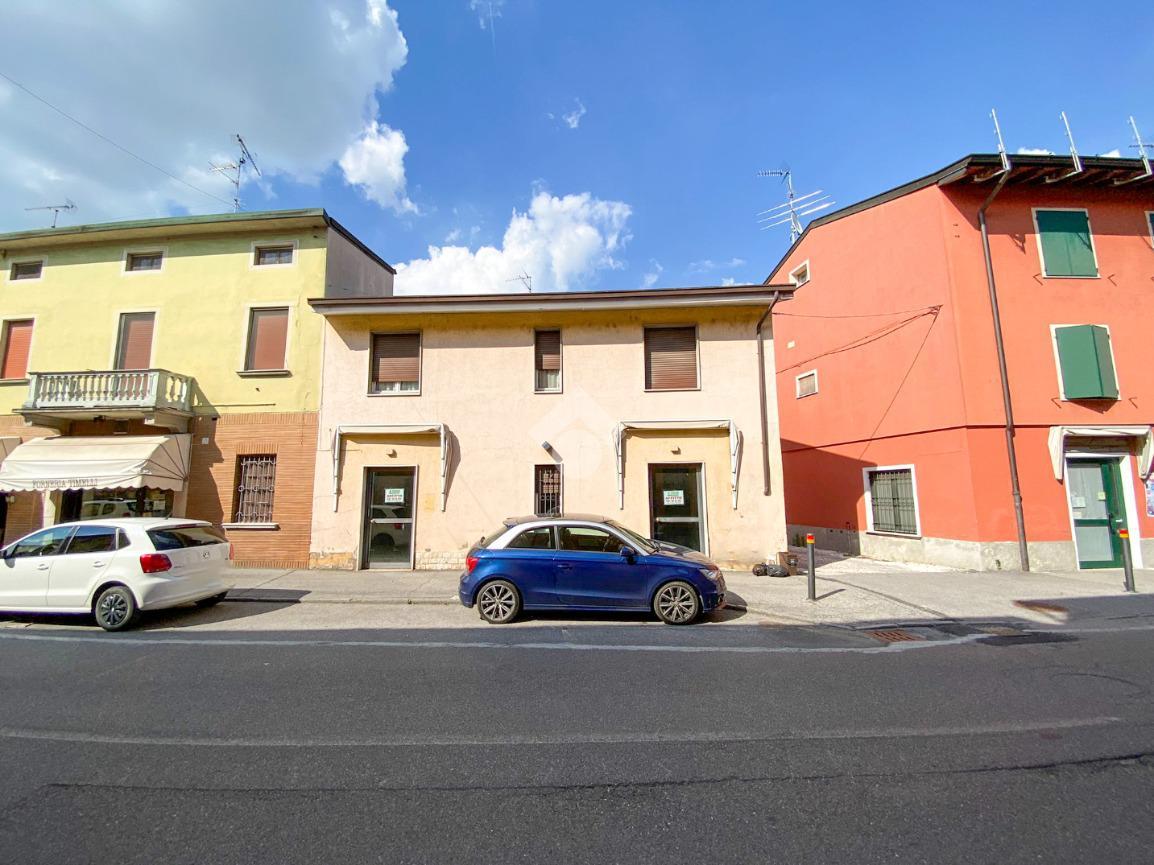 Negozio in affitto a Manerbio