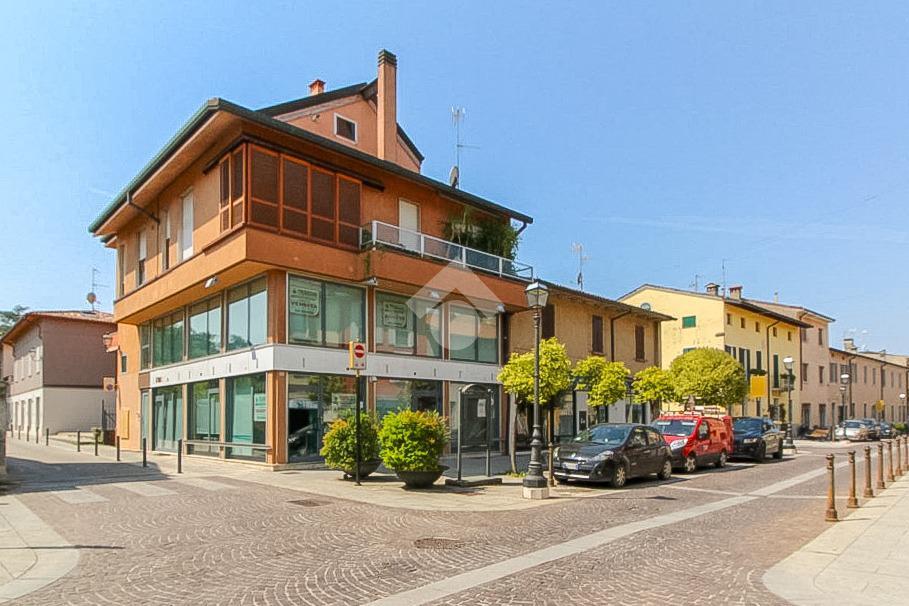 Negozio in affitto a Manerbio