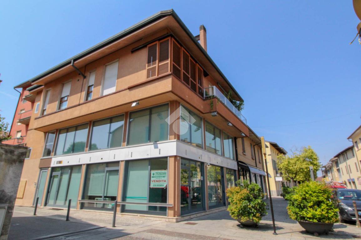 Negozio in vendita a Manerbio