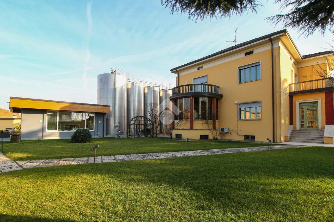 Capannone in vendita a Quinzano D'Oglio